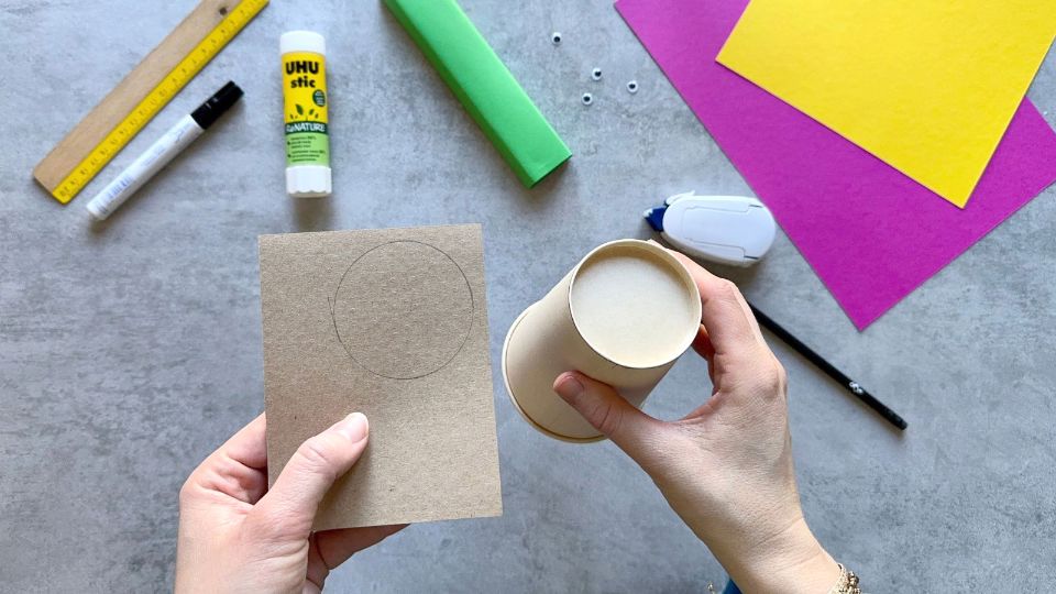 Idée bricolage: carte super-héros pour la Fête des pères | Famigros
