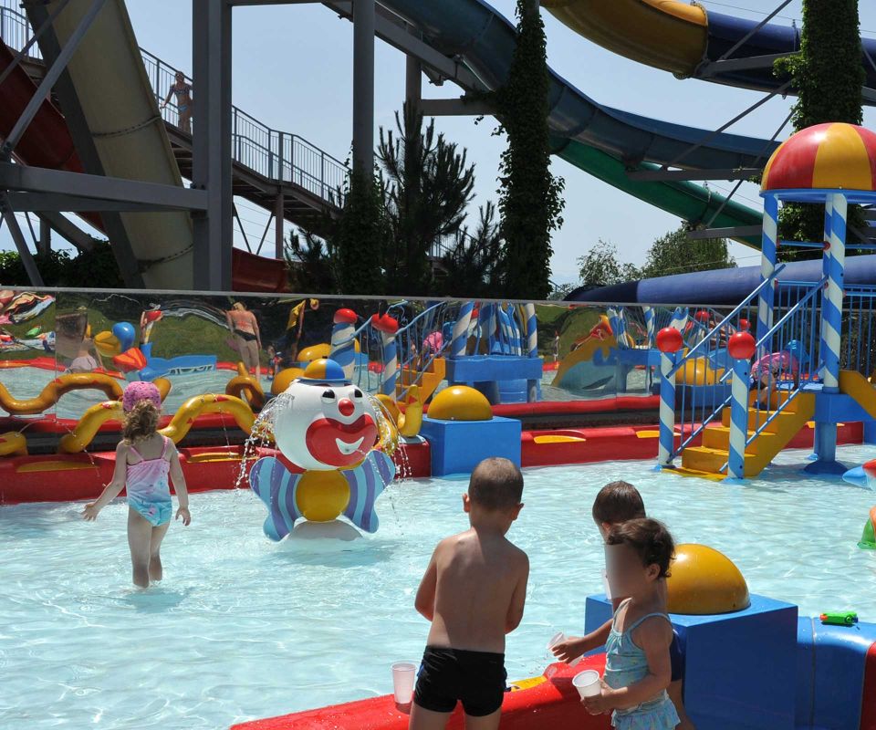 Le rêve de tous les fans de l’eau - l’Aquasplash de Renens | Famigros