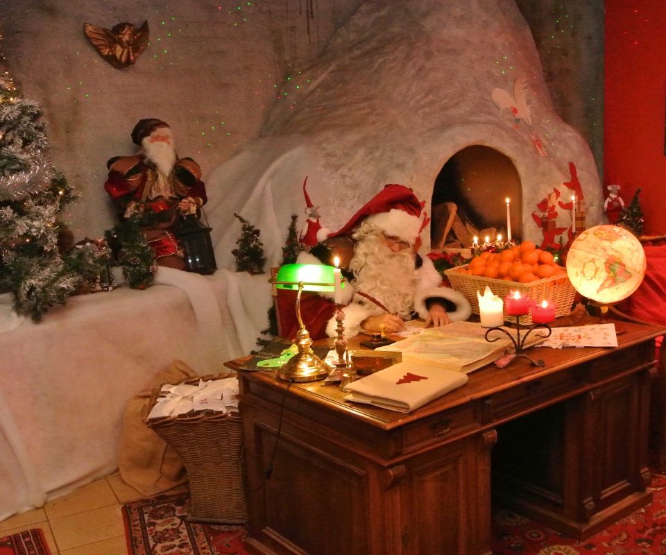 Visiter la Maison du Père Noël de Montreux avec vos enfants | Famigros