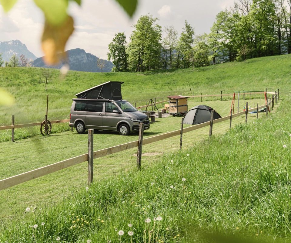 Nomady Camp Bergblick bei Steinen in Schwyz | Famigros