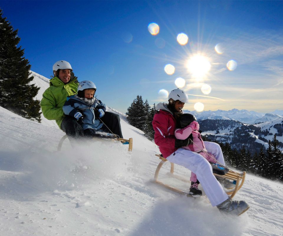 Schlitteln mit der Familie auf der Rigi | Famigros