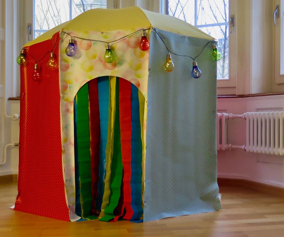 Zirkuszelt basteln | Famigros