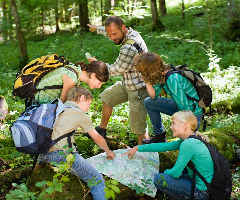 Die besten Ideen für eine Schnitzeljagd am Kindergeburtstag | Famigros