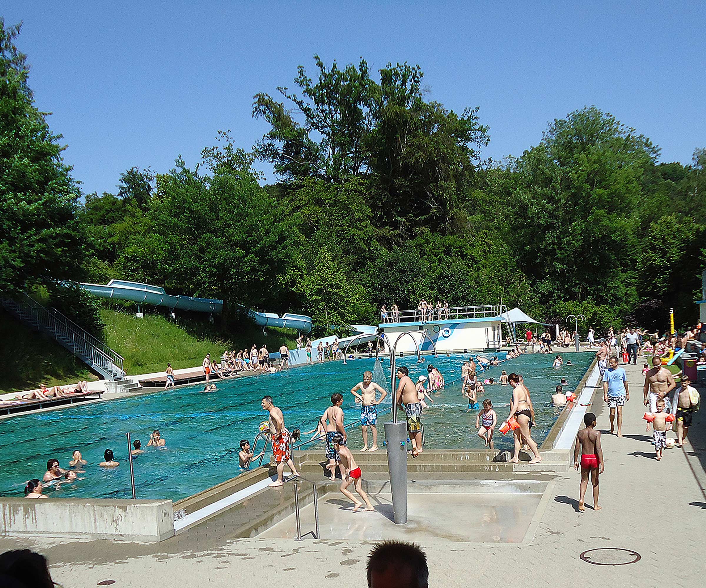 Schwimmbad Roggwil Wasserrutschbahn | Famigros